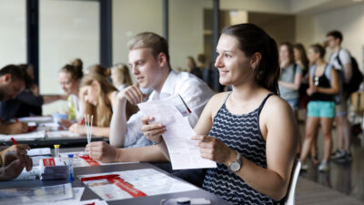 Auf ein Kölsch mit der Stammzellempfängerin › DKMS Media Center